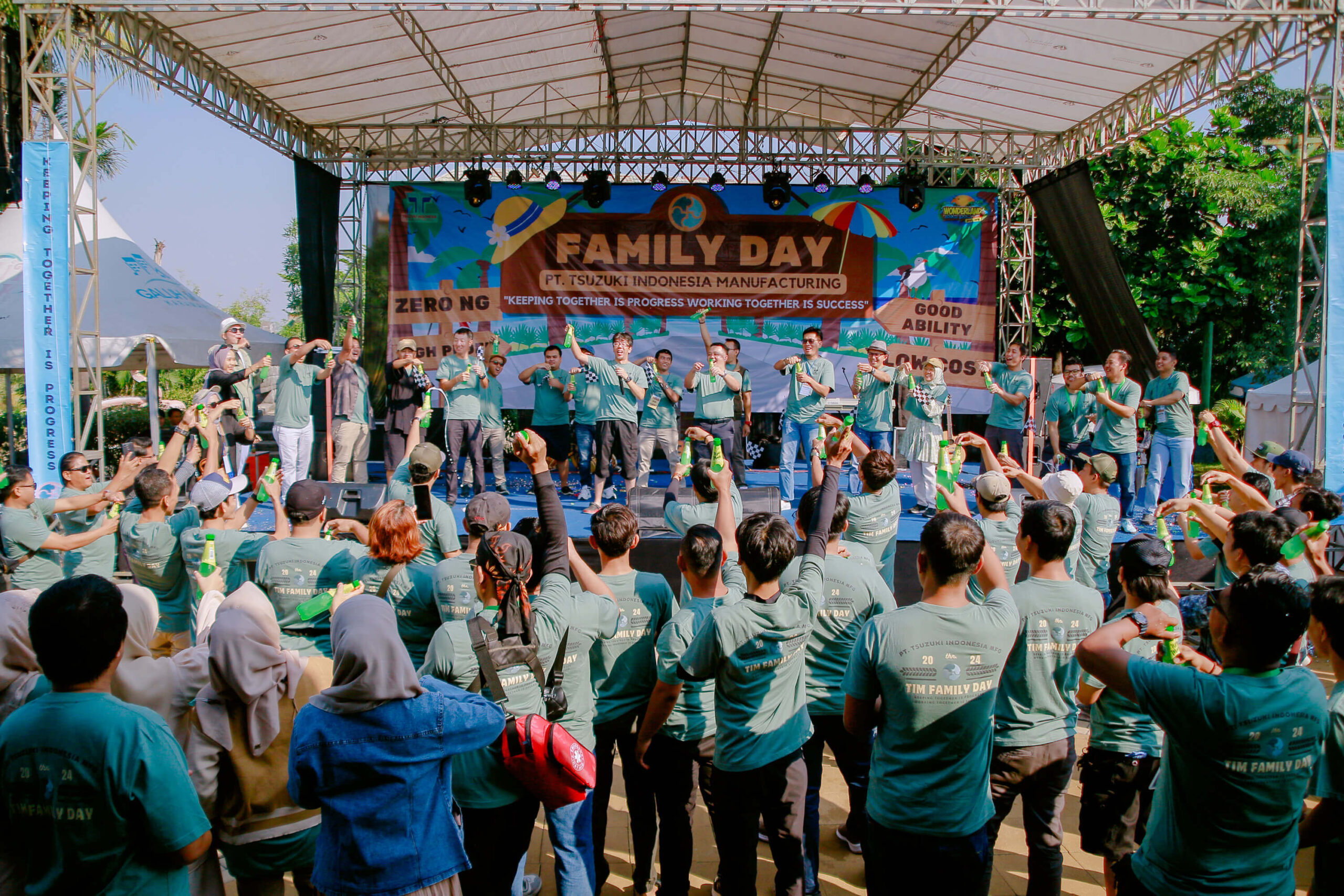 Momen Kebersamaan Family Gathering yang Penuh Keceriaan di Wonderland ...